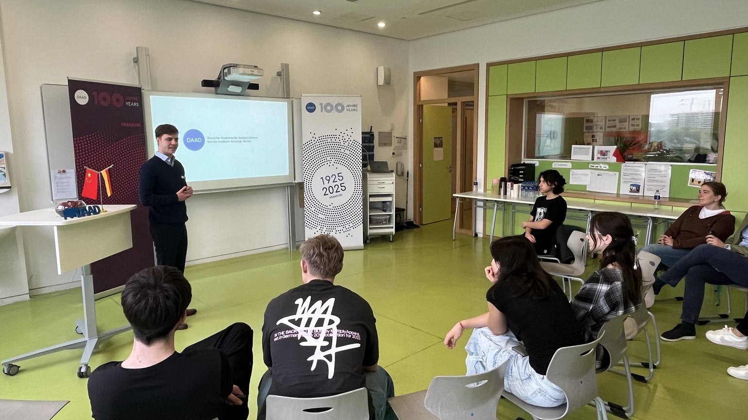 Berufetag 2025 an der Deutschen Schule Shanghai: DAAD präsentiert sich ...